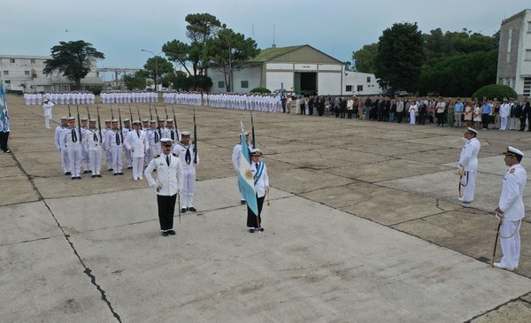 Imponente acto por el cambio de autoridades de la Base Naval | 0223