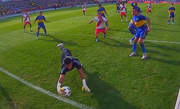 La Polémica Del Superclásico El Var Consideró Que La Pelota No Entró Y