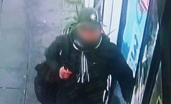 Cuidacoches entró a un supermercado y robó una mochila del locker | 0223