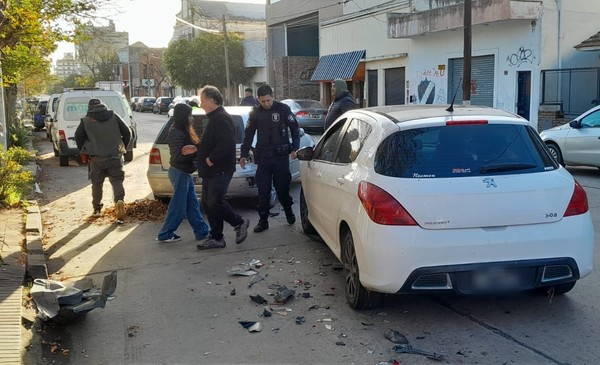 Tuvo un accidente cerebral, perdió el control del auto y chocó a uno ...