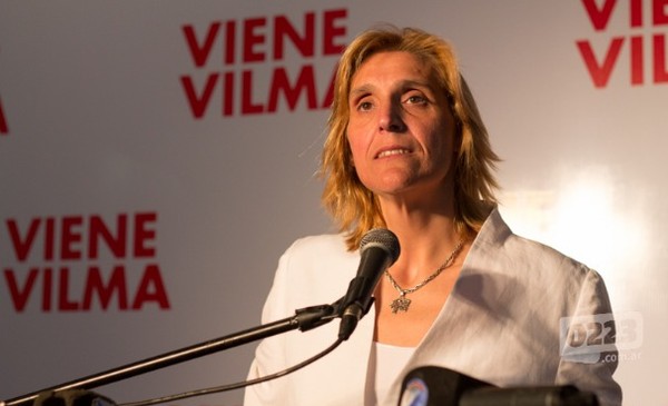 Vilma, en nombre de Papá Noel, le trajo un regalillo al Gallego ...